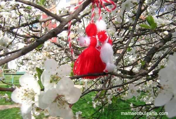 Cómo hacer martenitsas caseras para el día de Baba Marta - Mamá ...