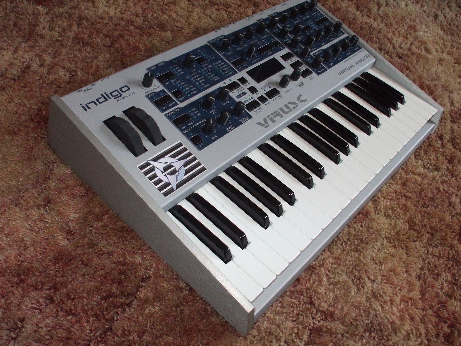 MATRIXSYNTH: ACCESS VIRUS INDIGO 2 SYNTHESIZER