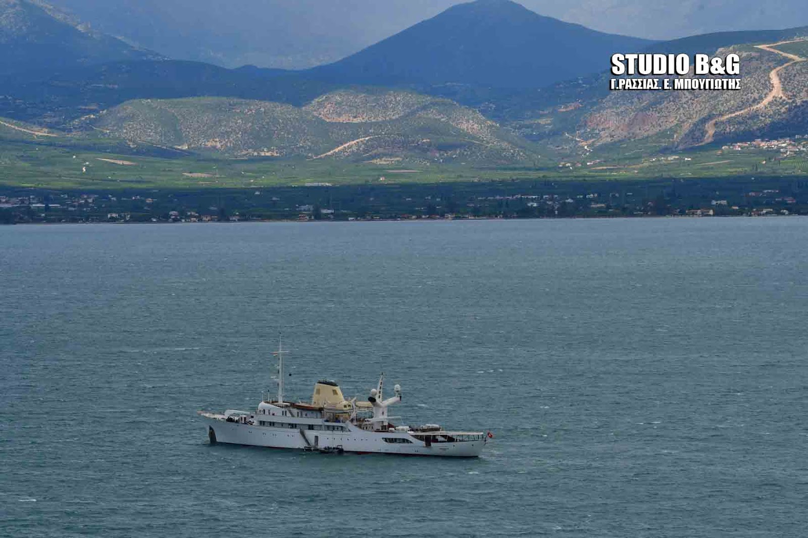 Φωτογραφία: Η ΘΡΥΛΙΚΗ ΘΑΛΑΜΗΓΟΣ «ΧΡΙΣΤΙΝΑ» ΤΟΥ Α. ΩΝΑΣΗ ΣΤΟ ΝΑΥΠΛΙΟ.