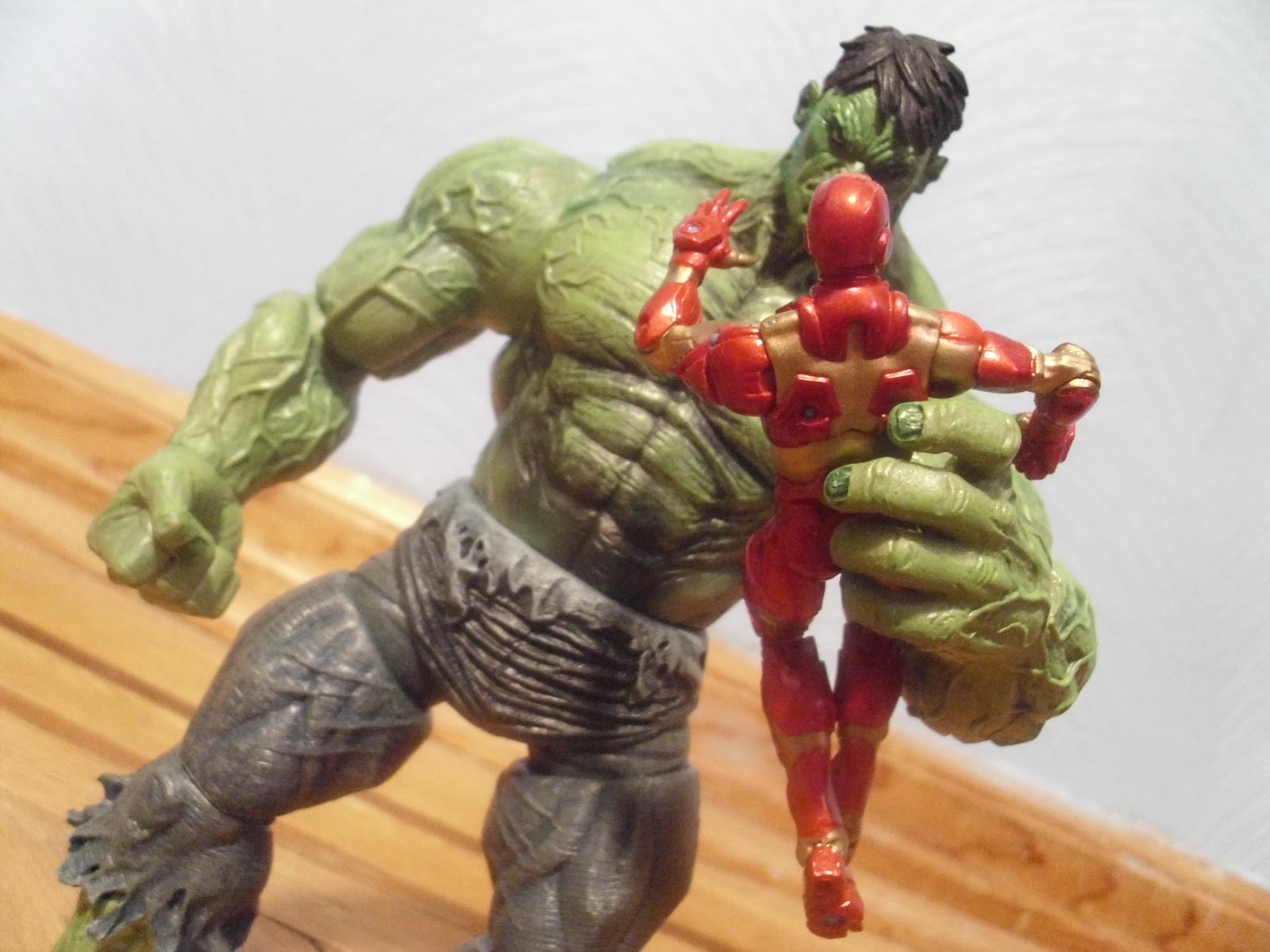 Geek4Life: Review of Marvel Select Disney Store Exclusive Unleashed Hulk!