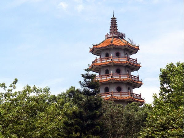 One Day in Shenzhen: The Temple at Xili Lake