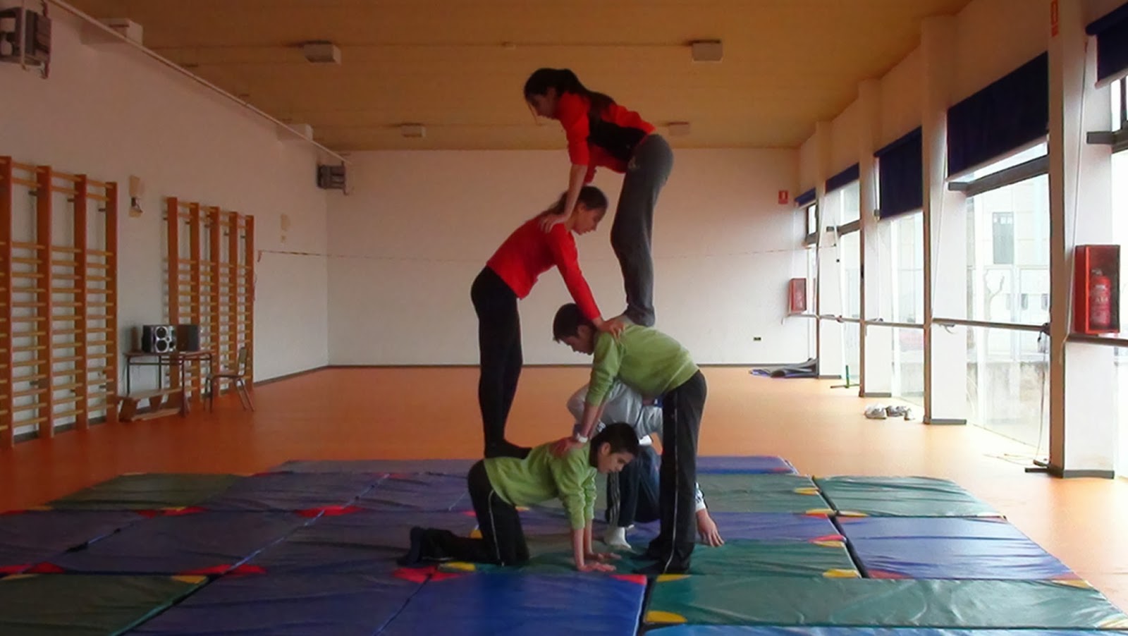 E.F. IES QUINTANA DE LA SERENA.: LAS MEJORES PIRAMIDES DE ACROSPORT DE ...