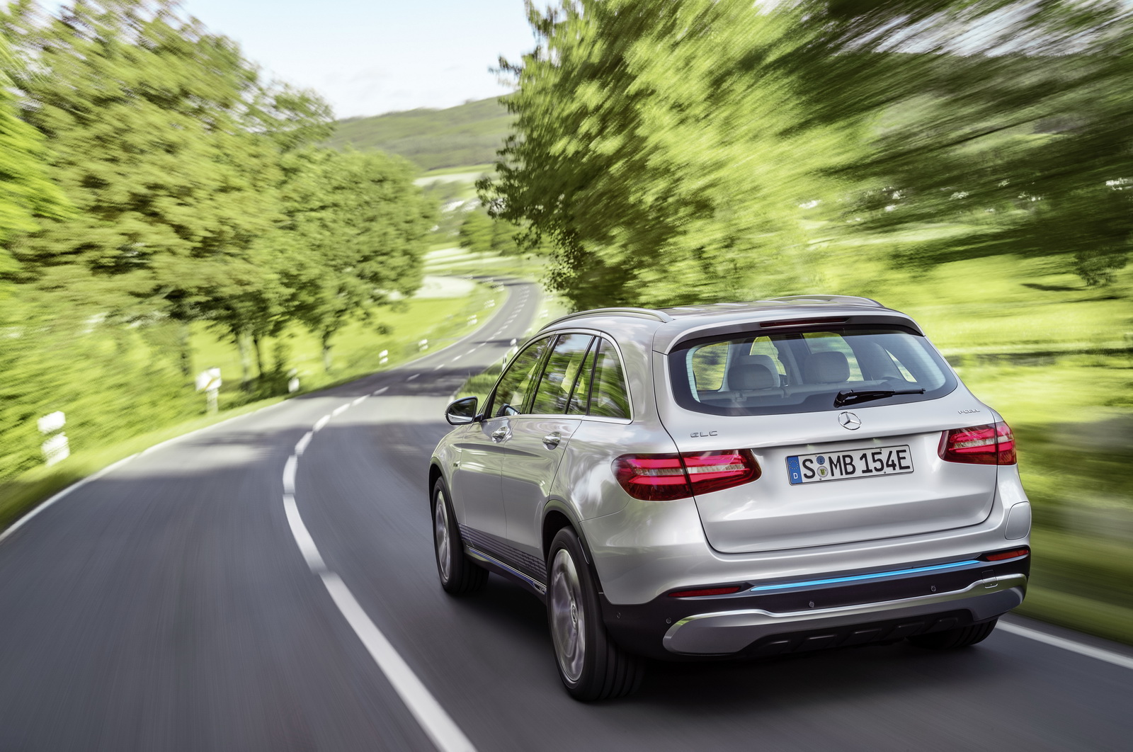 Mercedes GLC F-Cell Is The First Plug-In Road Car With A Hydrogen Fuel Cell