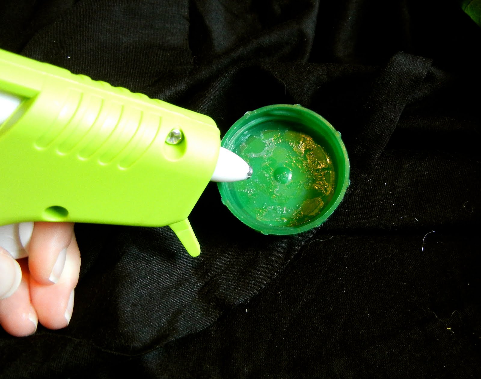 The Dainty Domestress: DIY Floral Frog for Flower Arrangements