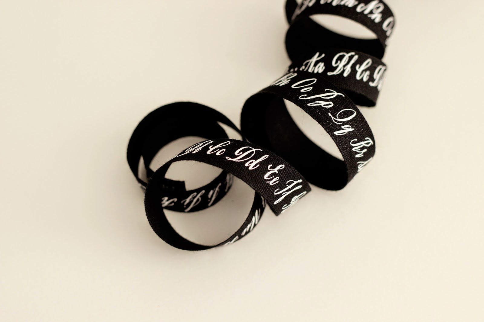 edizioni: Calligraphy ribbon with Maybelle Imasa Stukuls