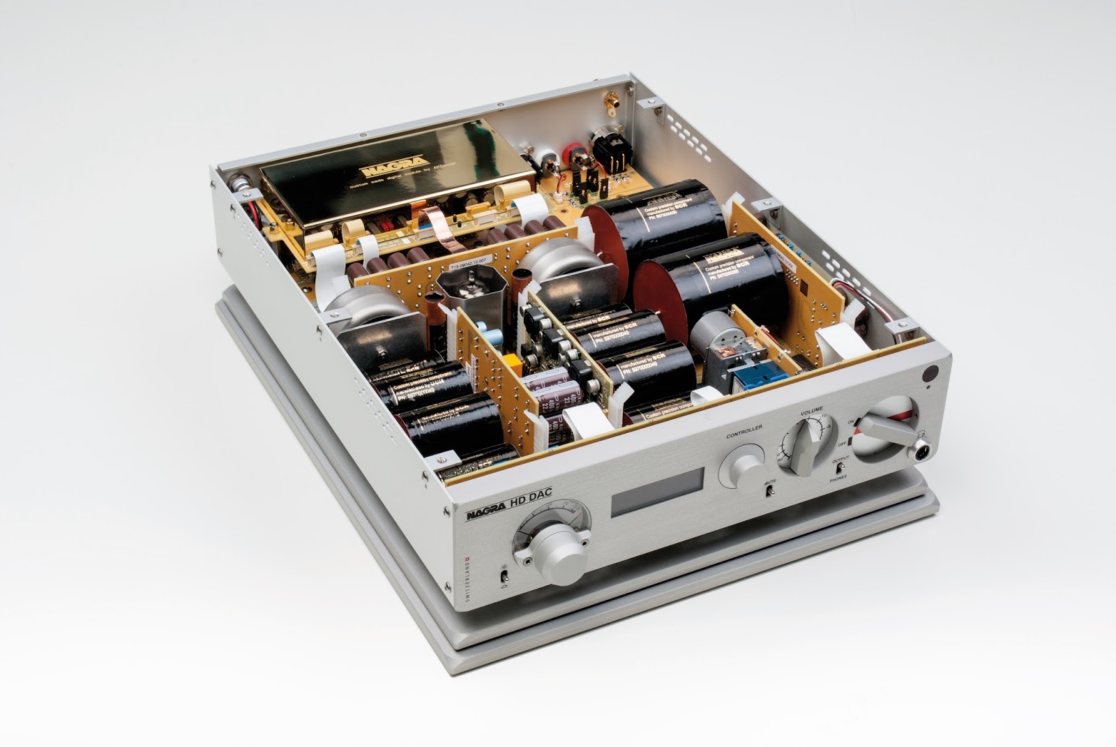 Nagra HD DAC photos – M & S | Ultimate High-Fidelity