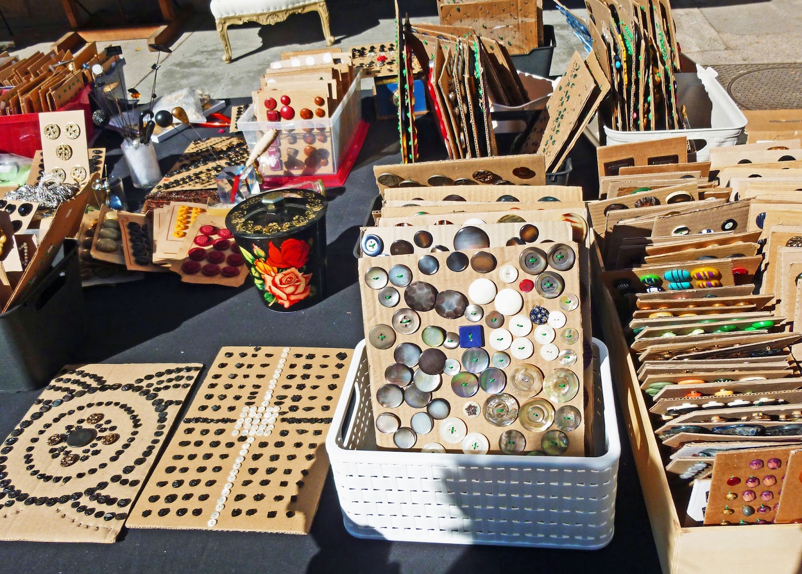 Helmi Coenders: Knopen ordenen en verzamelen