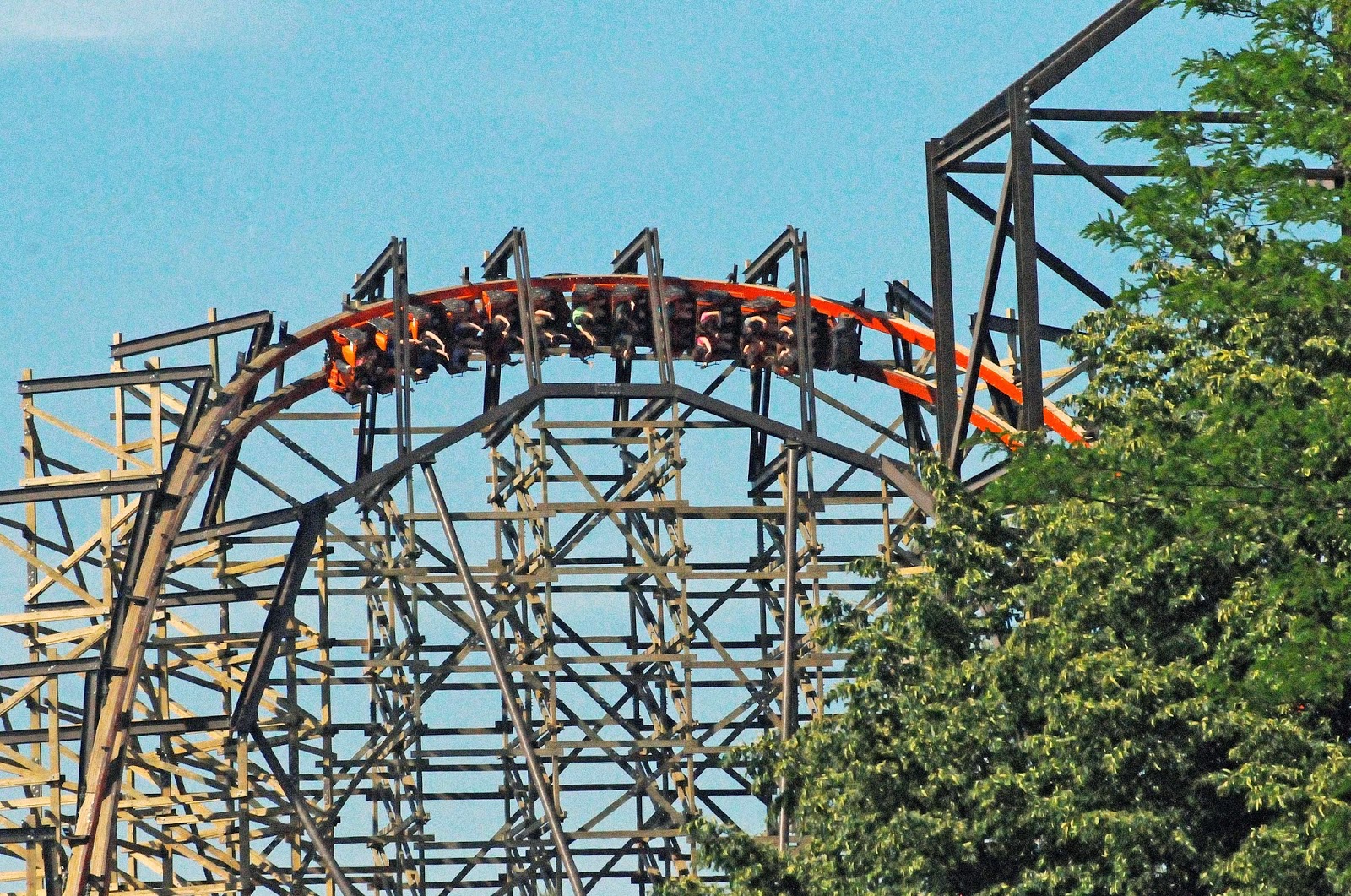 NewsPlusNotes: Scott And Carol Present - Goliath at Six Flags Great America