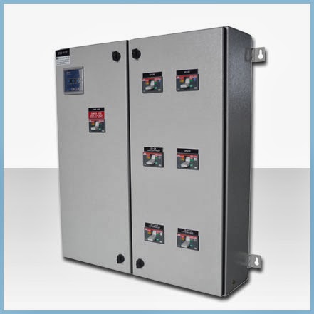 Kakilapan: Papan Suis Utama Voltan Rendah