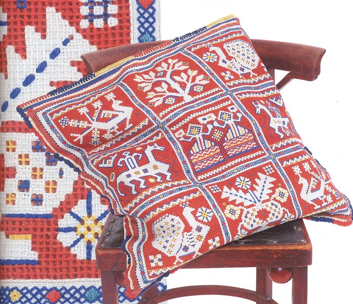 FolkCostume&Embroidery: Russian Embroidery, an Overview