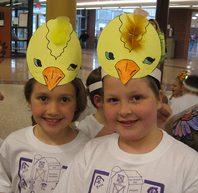 First Grade Fun: Cock-A-Doodle-Doo, Barnyard Hullabaloo!