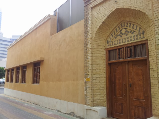 Life in Kuwait Blog: Old Kuwaiti buildings near Kuwait City