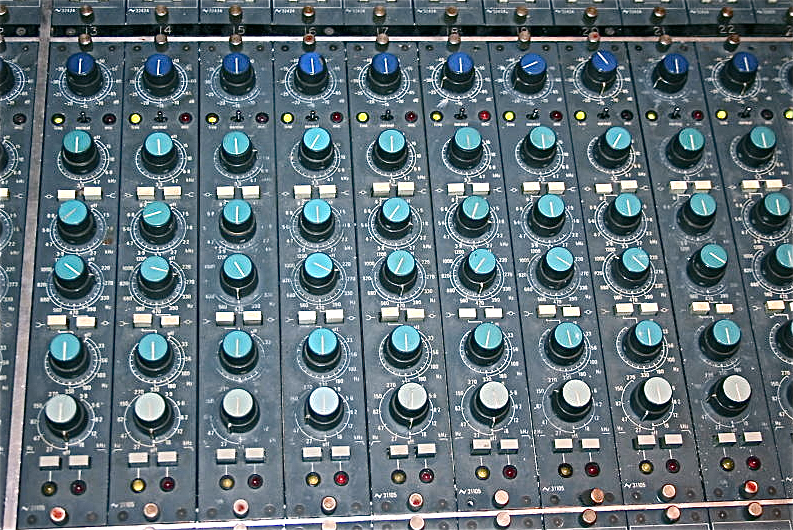 balance blog: Neve 8078