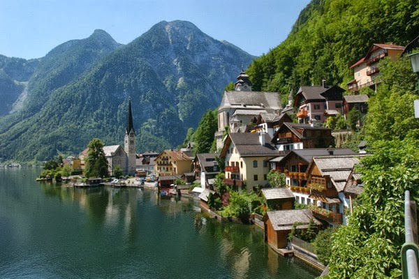 Passion For Luxury : Why visit Austria