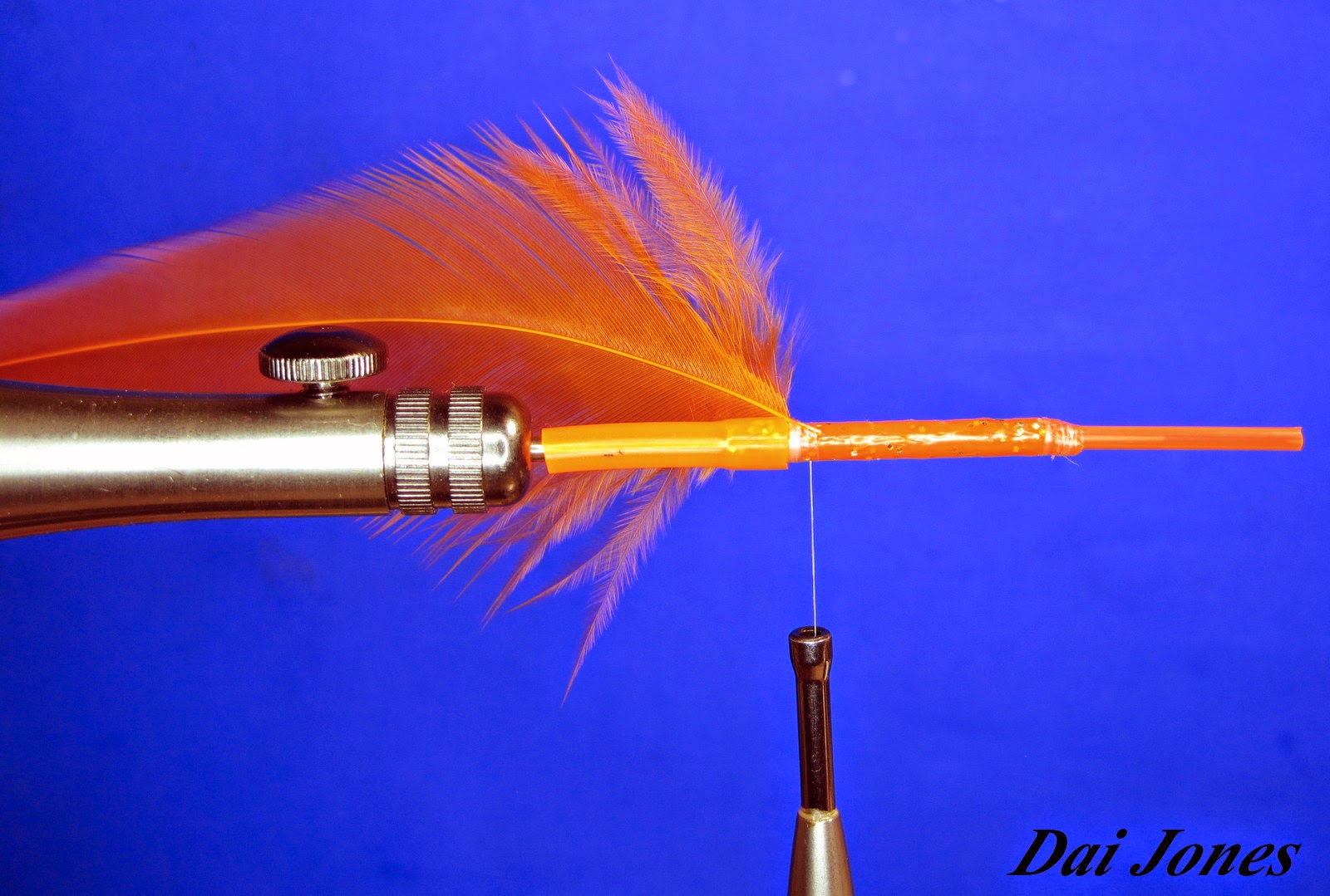 Flies step by step: Prawn tube, step by step.