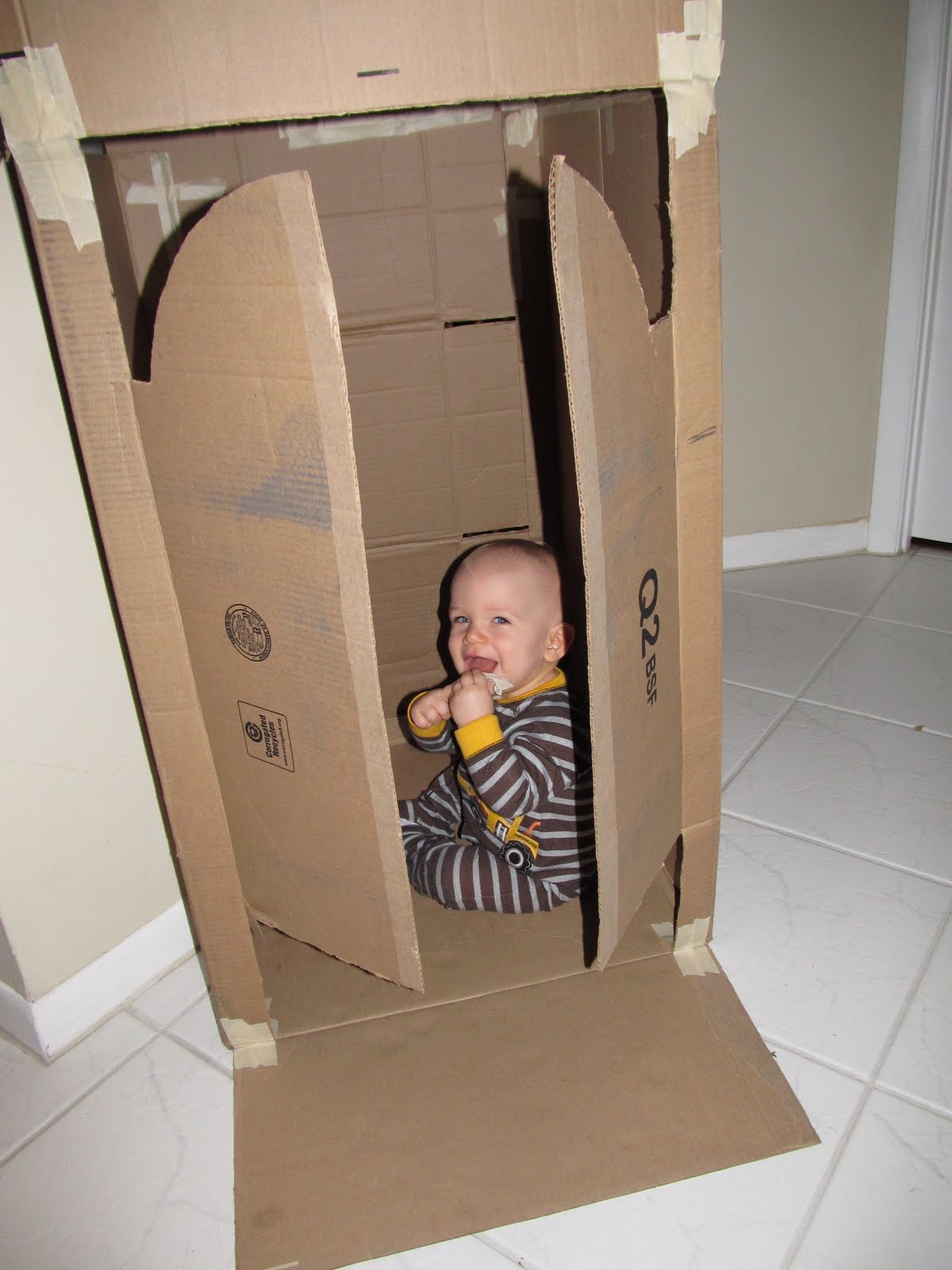 Adventures in Craftiness: Crafting a Cowboy Party: Cardboard Western Town