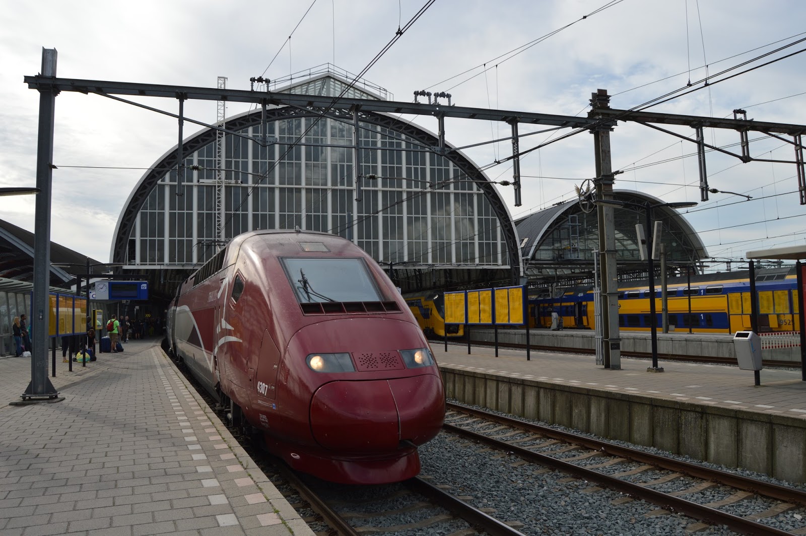 Trains and other things: Amsterdam to Paris by Thalys