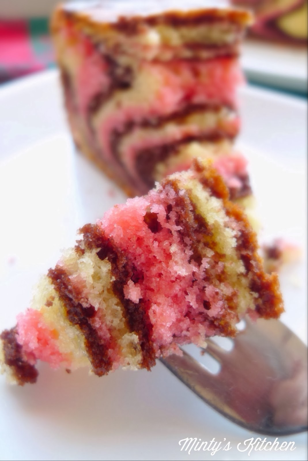 Minty's Kitchen: Tri-Colour Butter Cake