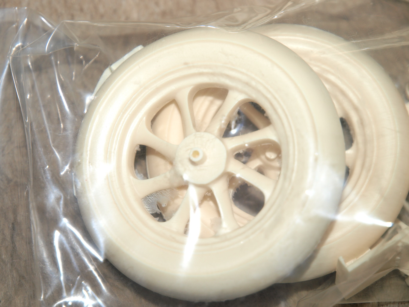 wheels: Vispo エヴァンゲリオン 1／6 Asuka Racing Ver & EVR-02R