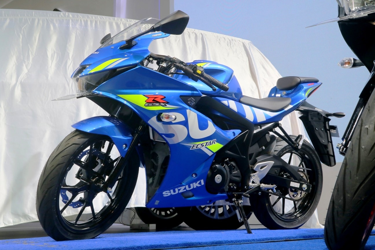 Suzuki Indonesia resmi rilis striping dan warna baru untuk New GSX R150 ...