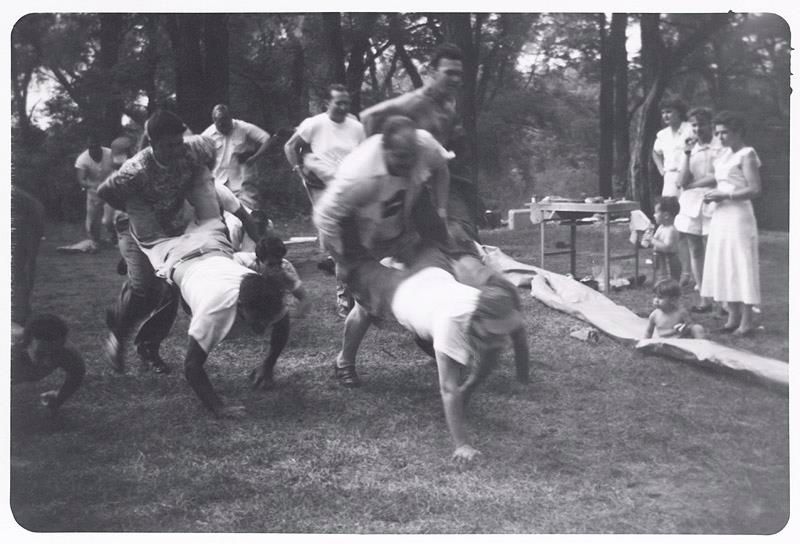 Go Outside and Play! 35 Candid Vintage Snapshots Capture People Having ...