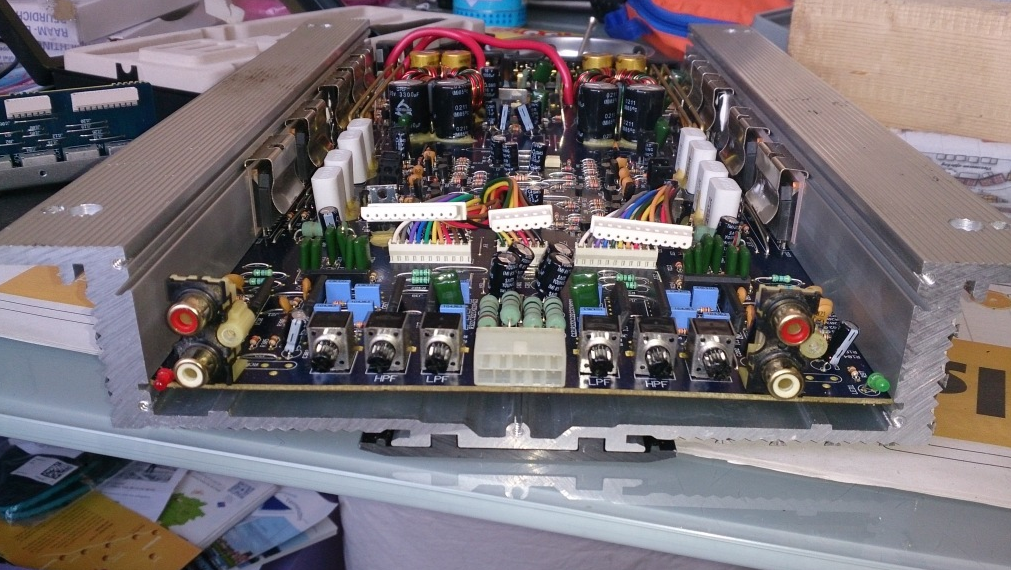 Autoversterker gids Benelux www.versterker-afstellen.nl: november 2016