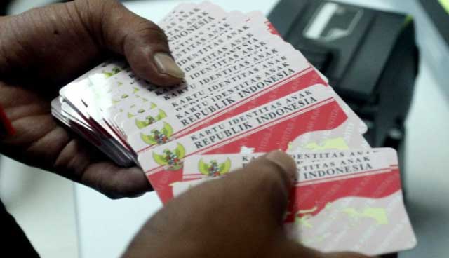 Disdukcapil Ambon Terbitkan 3.000 Kartu Identitas Anak - Maluku Post