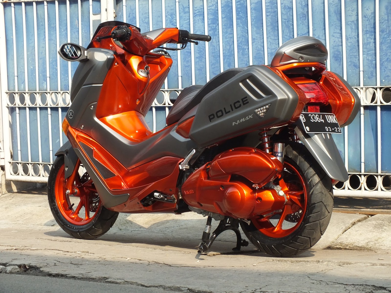 Ngecat MOTOR: YAMAHA NMAX CUSTOM PAINT TWO COLOR GUN METAL & ORANGE CANDY