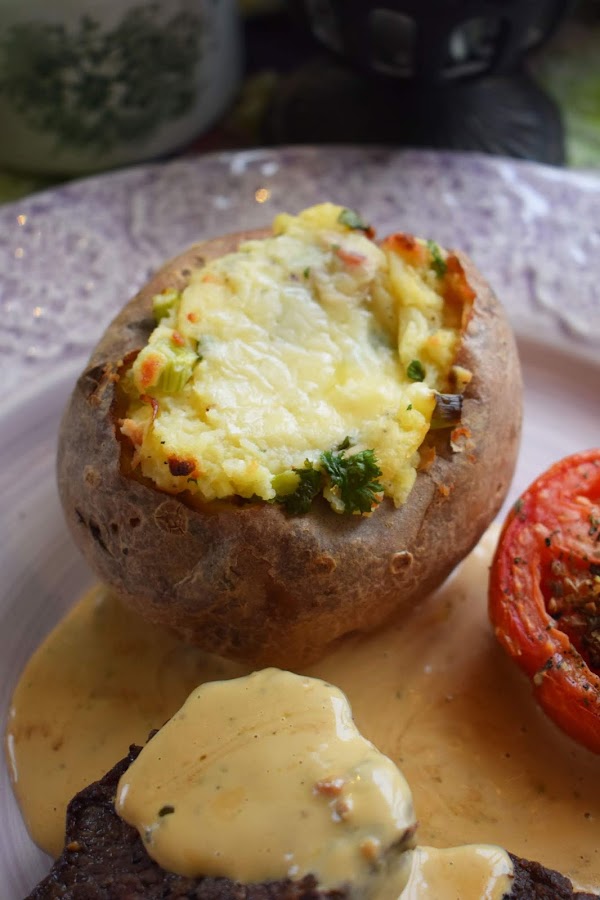 Smaskelismaskens: Stekt oxfilé med Jacksonpotatis och grönpepparsås