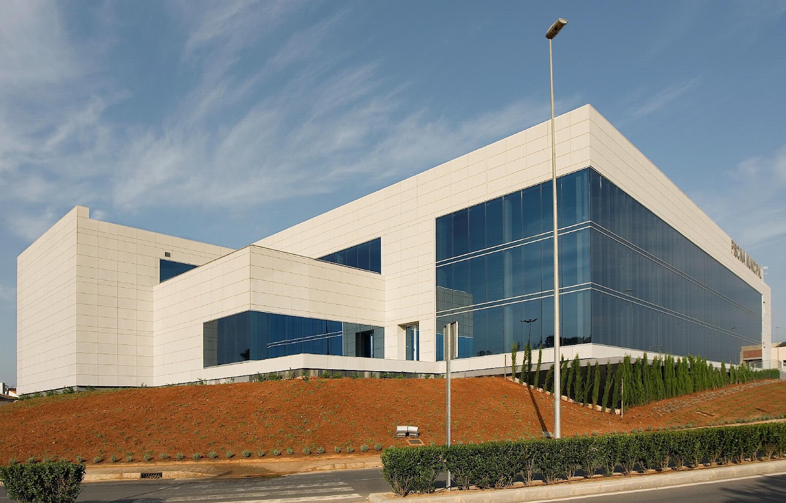 Cubiertas cerramientos Cucel: Fachadas Ventiladas, cerramientos para ...