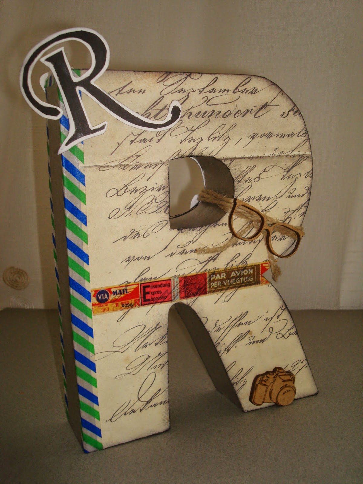 Detalles Personalizadas: Letra R