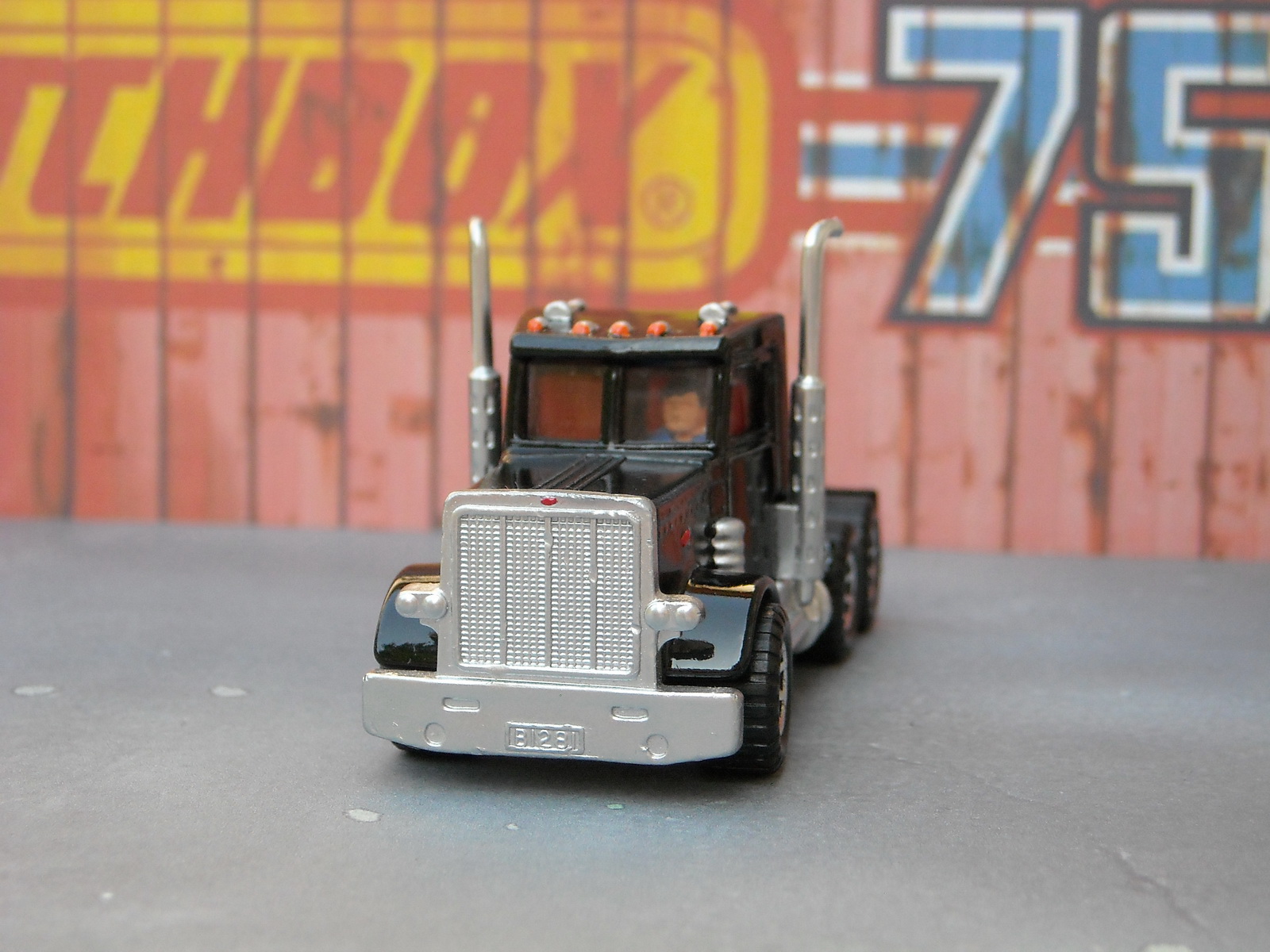 Matchbox Memories: Átalakítás: Matchbox Peterbilt Day Cab Truck