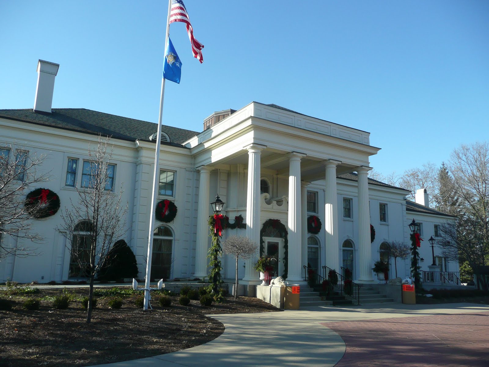 Northern Girl with a Southern Soul: Christmas Tour of the Governor's ...