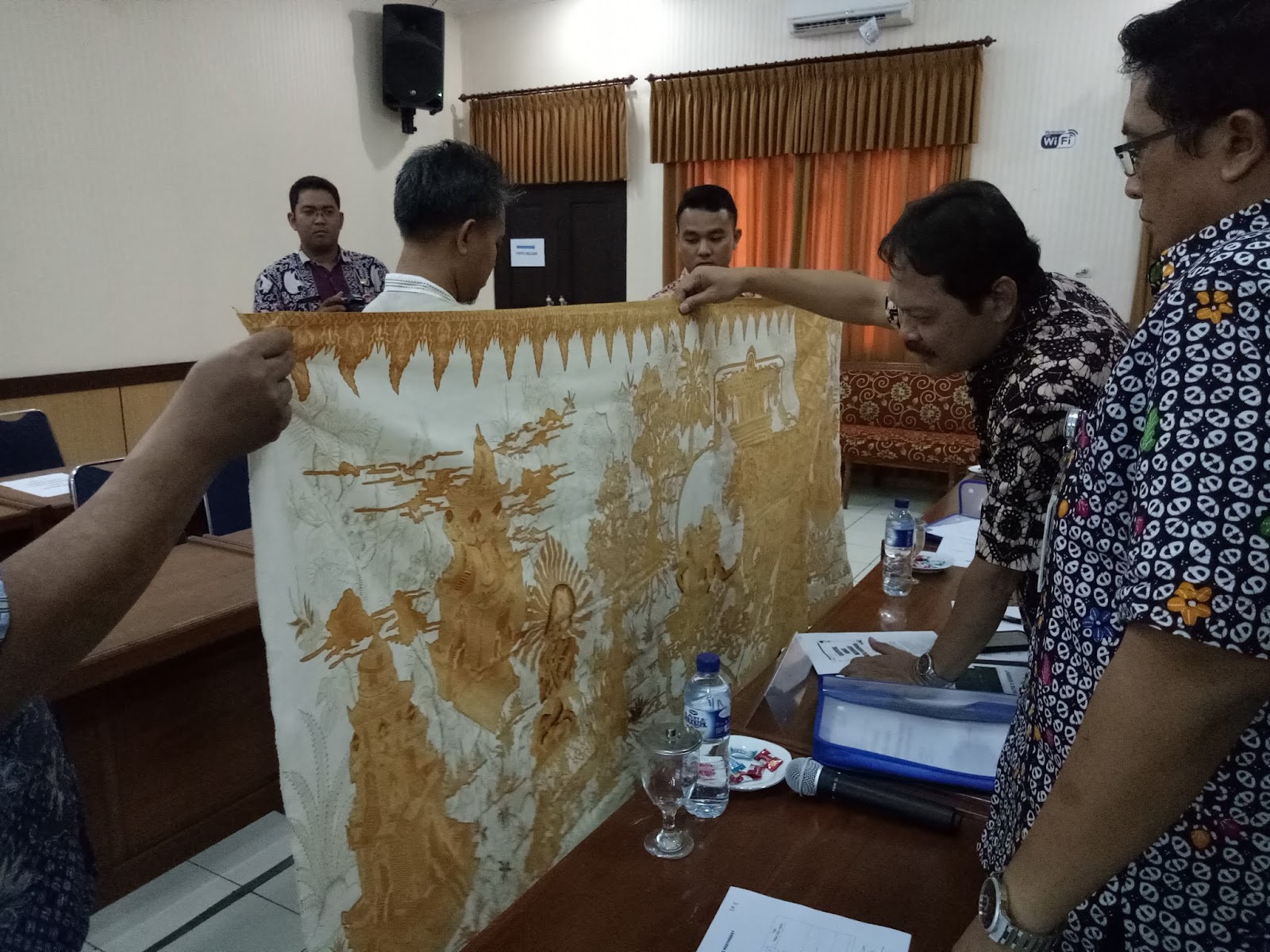 Batik 3D, Waktu Pengerjaannya Bisa 3 Tahun dan Pasarnya Adalah Kolektor.
