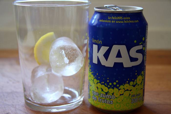 Kas limón, el mejor refresco de limón con burbujas | Mercado Calabajío