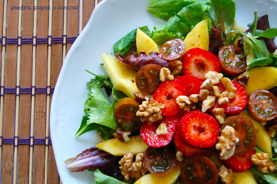 Ensalada Primaveral Con Fresas Y Mango Piedra Papel O Azúcar