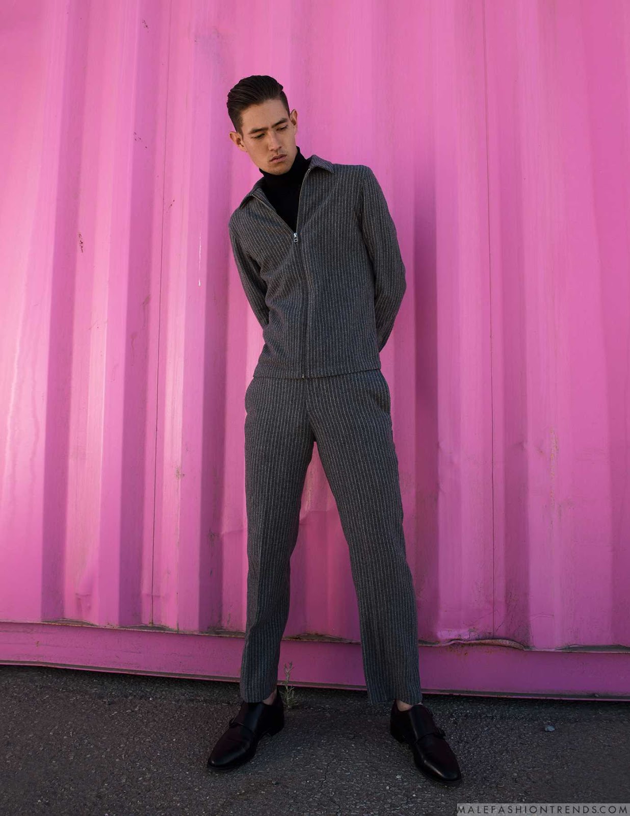 Jacob Hirata entre monocromo y geometría para LEWIS Magazine