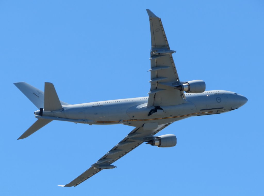 Far North Queensland Skies: Dragon06 KC-30A at YBCS