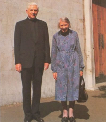 TORONTO CATHOLIC WITNESS: Maria Ratzinger: The Pope's Sister - a REAL ...