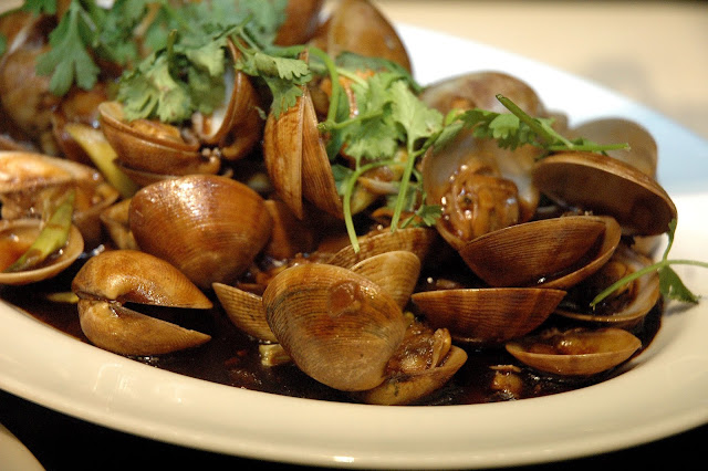 DUDE FOR FOOD: Fresh Catch for the Weekend: The Seafood Extravaganza at ...