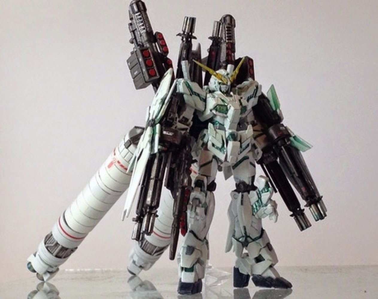 Custom Build: Gundam Assault Kingdom Full Armor Unicorn Gundam
