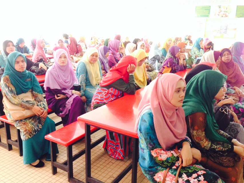 SMK BUKIT SENTOSA: Jamuan Hari Raya Anjuran KGK SMKBS