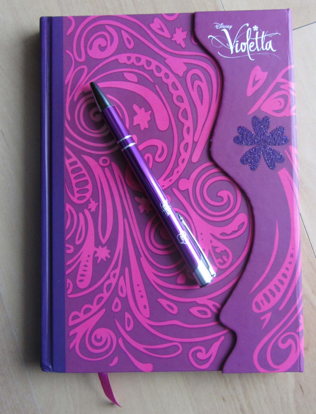 Najlepsze seriale DISNEYA & Violetta, czyli wszystko dla fanów!: Ciuchy ...