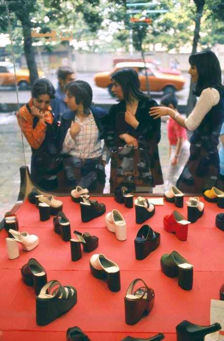 Amazing Window Young Girls Before The Iran s Revolution amazing-window-young-girls-before-the-iran-s-revolution