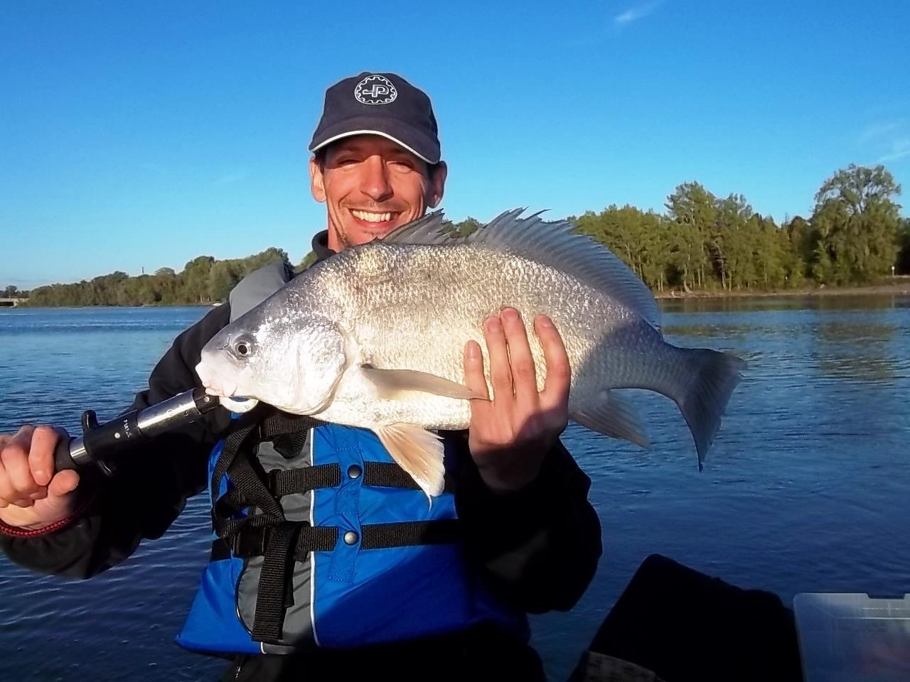 Dino Paquette Gaspésien11: Deux beau poissons rare