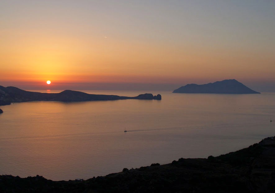 actimon: ΤΟ ΗΛΙΟΒΑΣΙΛΕΜΑ ΑΠΟ ΤΑ ΜΑΡΜΑΡΑ