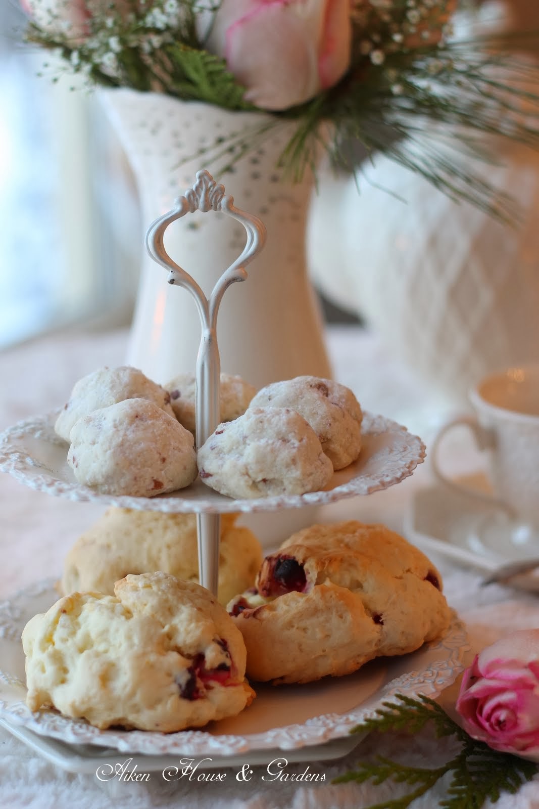 Aiken House & Gardens: Cozy Winter White Tea