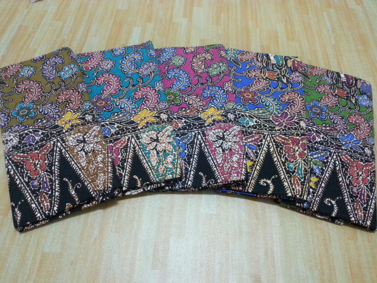 Kain Telekung dan Batik Terengganu / Kelantan