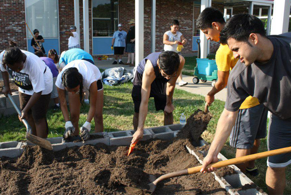 Woodview Elementary volunteers build outdoor gardens ~ The School Zone