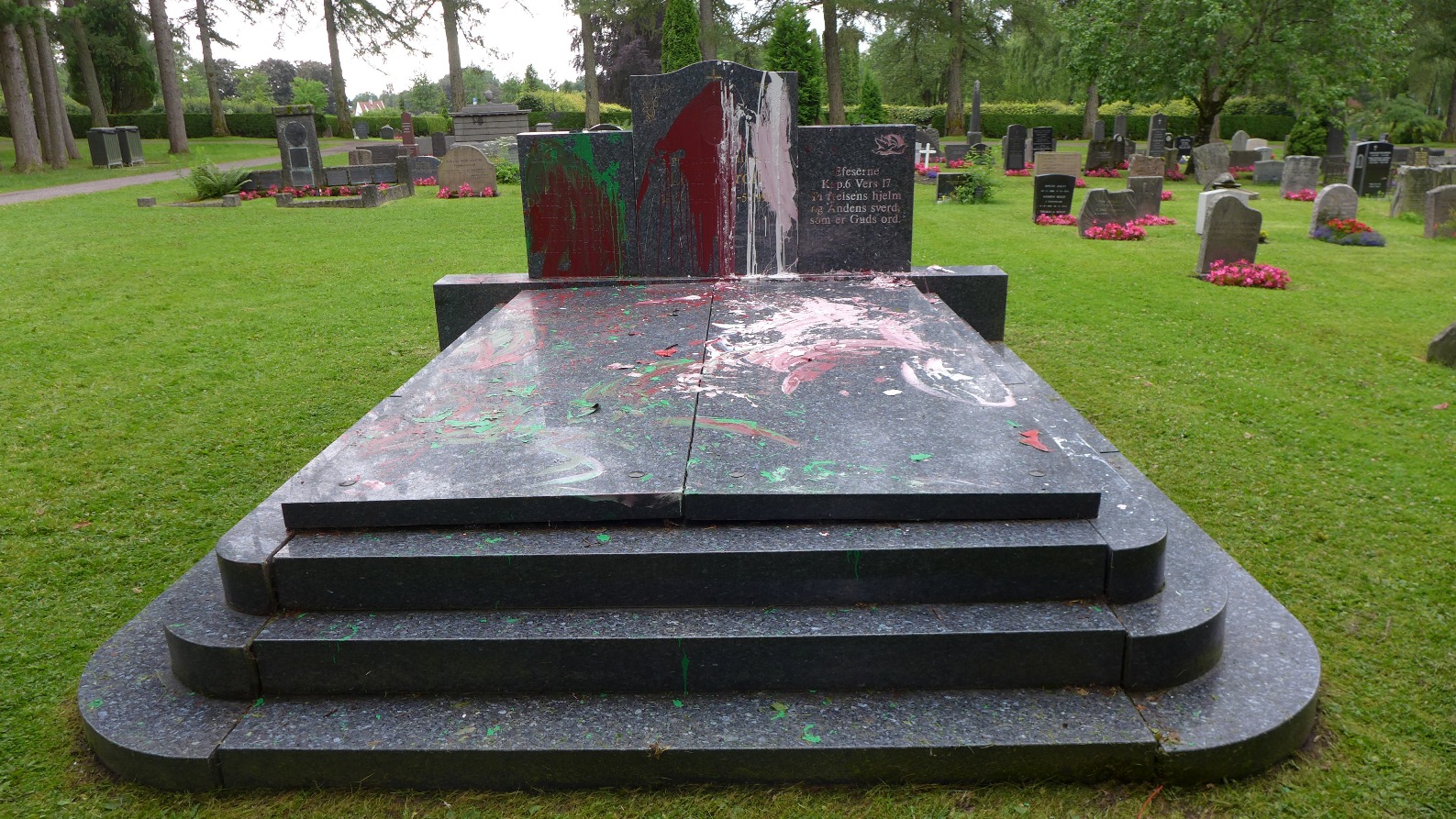 Dag Trygsland Hoelseth: Romslektenes hærverk på gravminner i Oslo